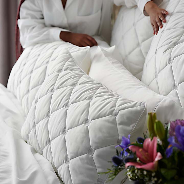 Coco White Bed Quilt Set Emperor