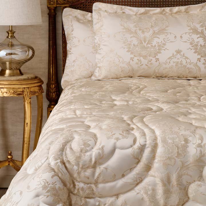 Donatella Comforter Set