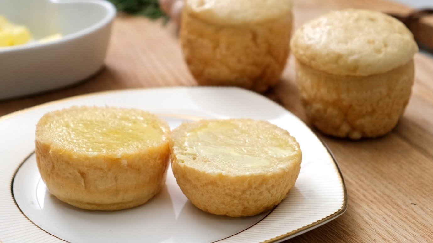 Pressure Cooker Garlic “Dombolo” Steamed Bread