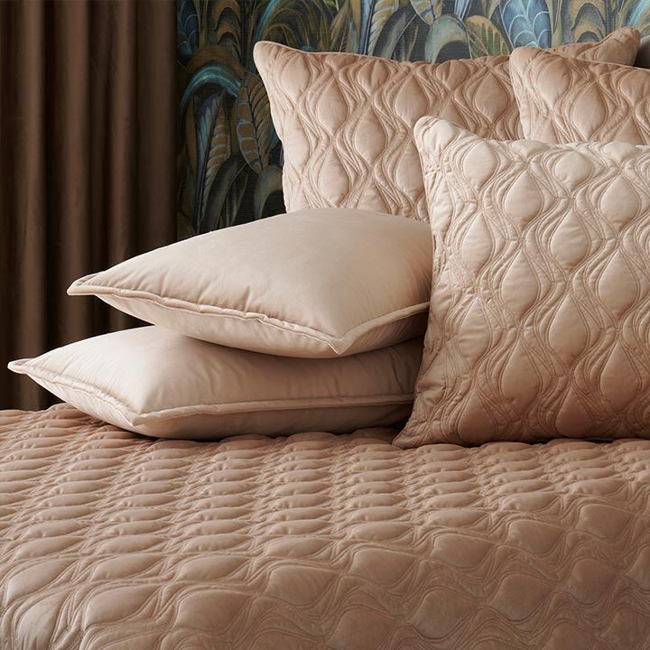 Iris Cream Continental Bed Quilt Set
